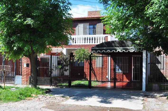 U$D 90.000 - Casa Venta - 44 al 1100